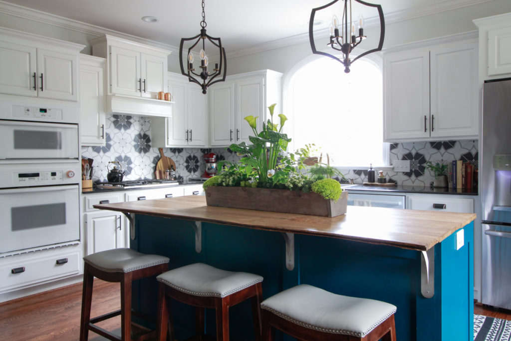 Spring Home Tour - Deeply Southern Home