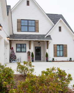 Lake Ridge House Christmas Home Tour 2019 - Deeply Southern Home