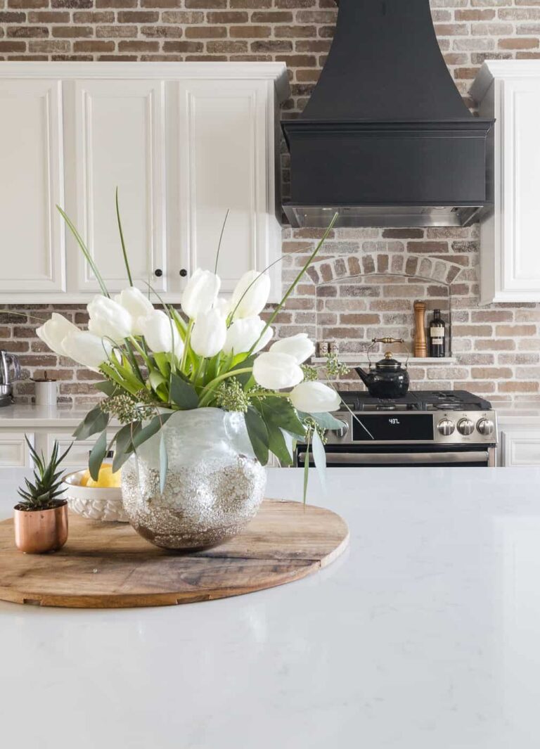 Simply Spring Home Tour - Deeply Southern Home