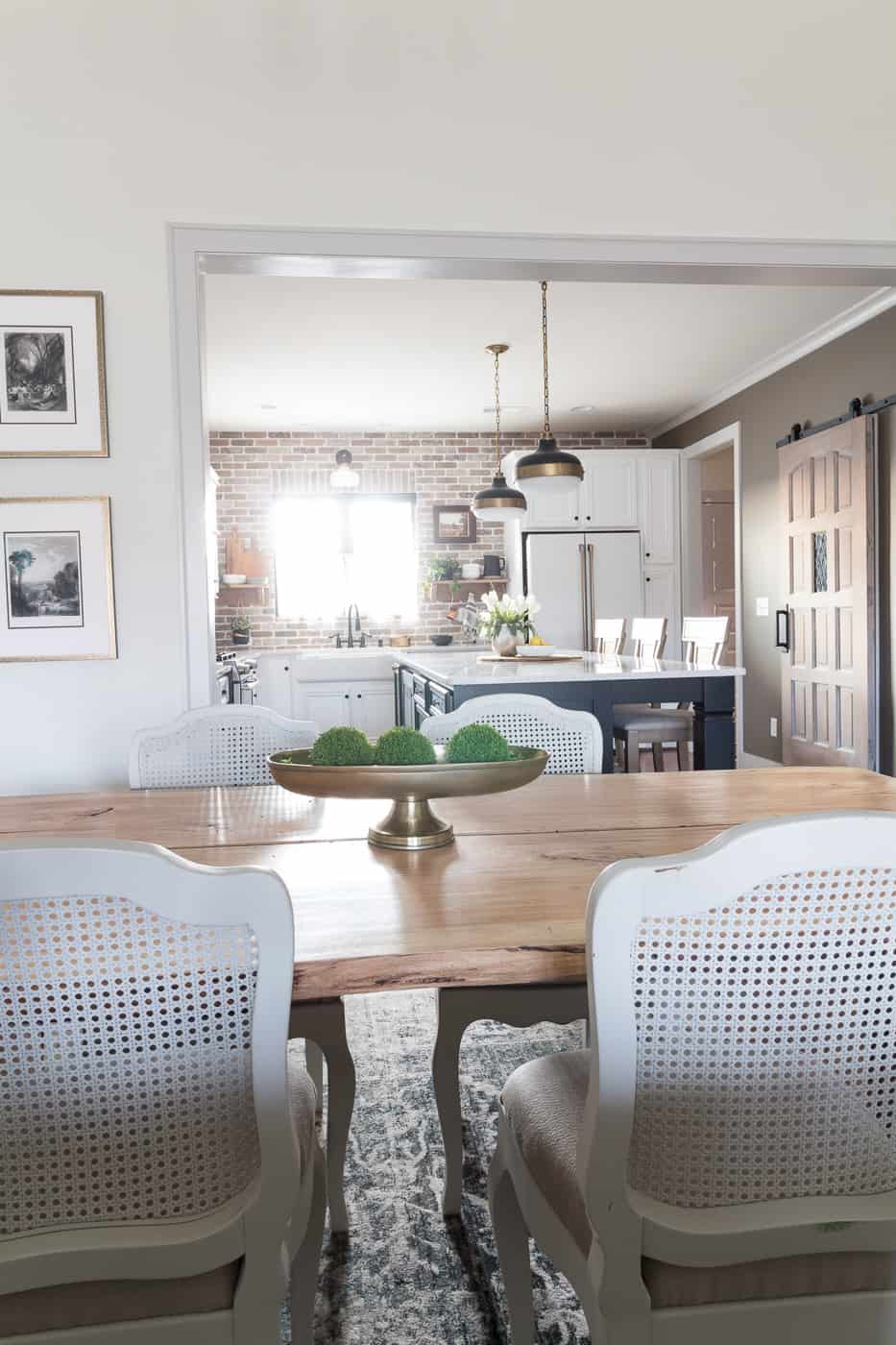 Simply Spring Home Tour - Deeply Southern Home